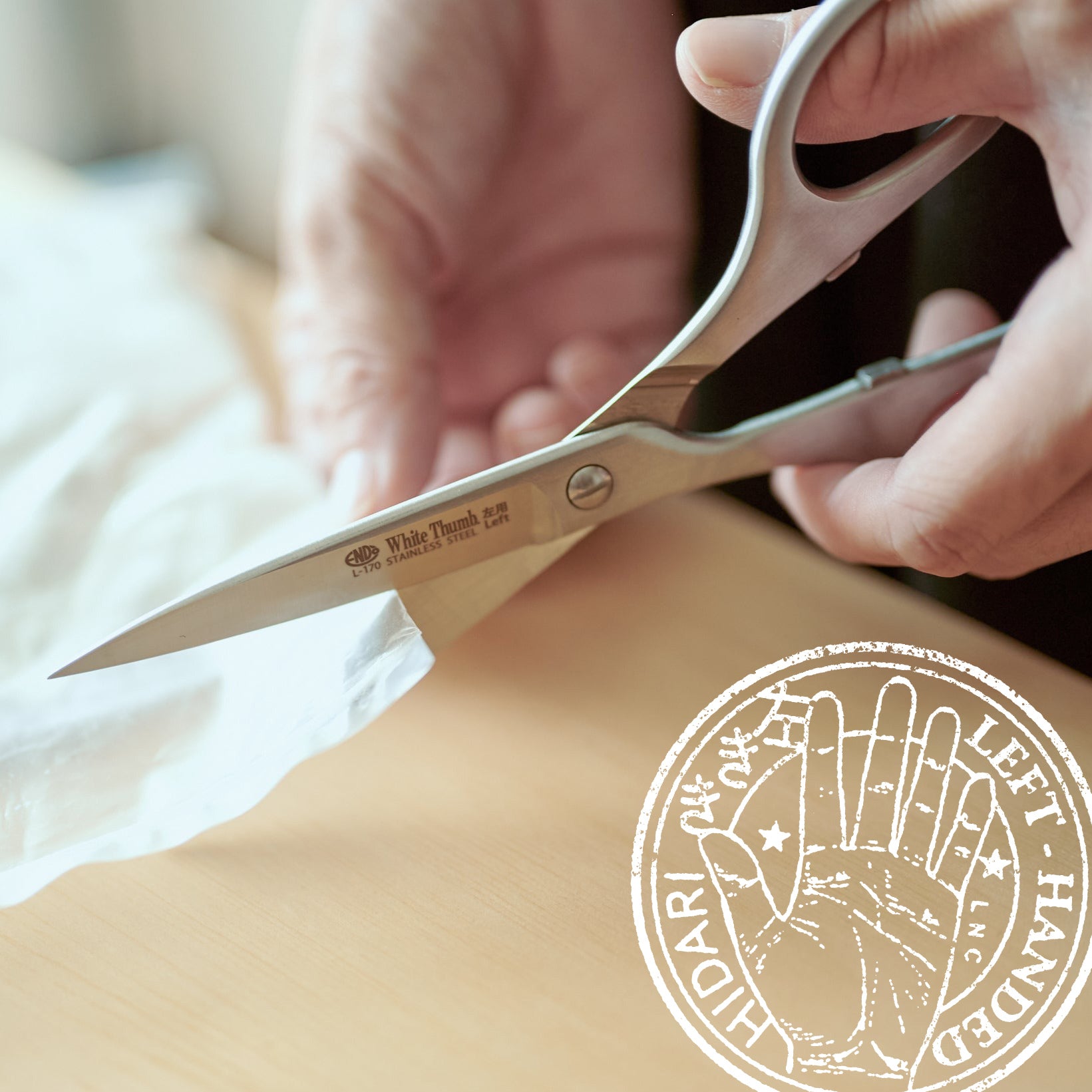 White Thumb kitchen scissors, left-handed – HIDARI｜A joyful left-handed ...
